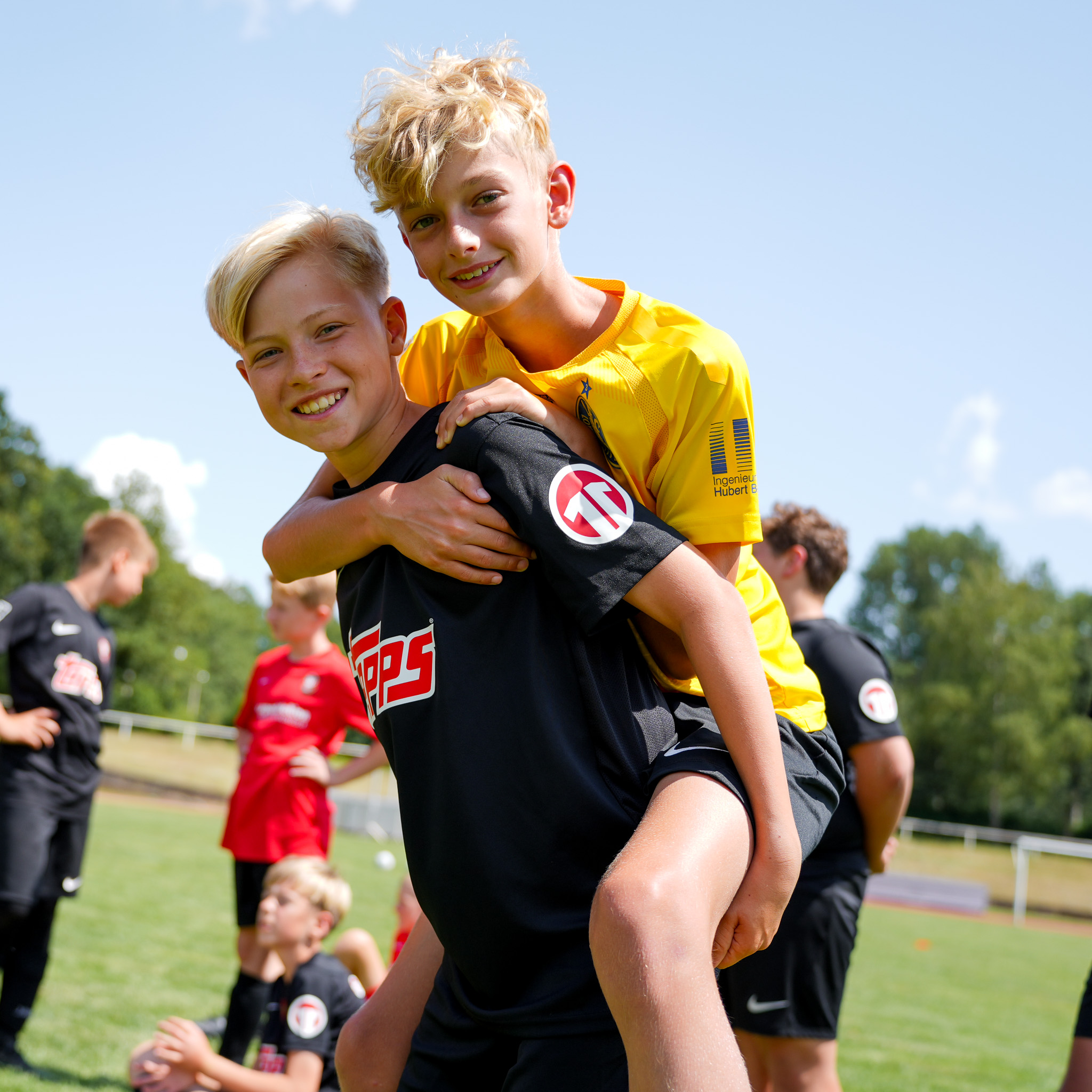 Erlebnisorientierte Fußballcamps für Kinder von 6-14 Jahren!